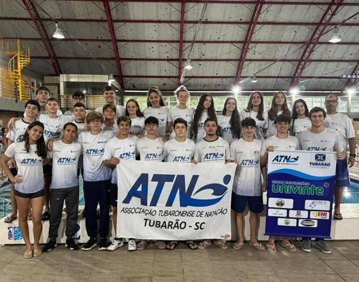 Equipe de natação conquista 14 medalhas - Diário do Sul